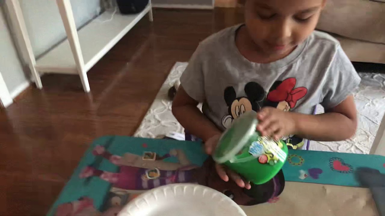 Madison’s new slime - YouTube