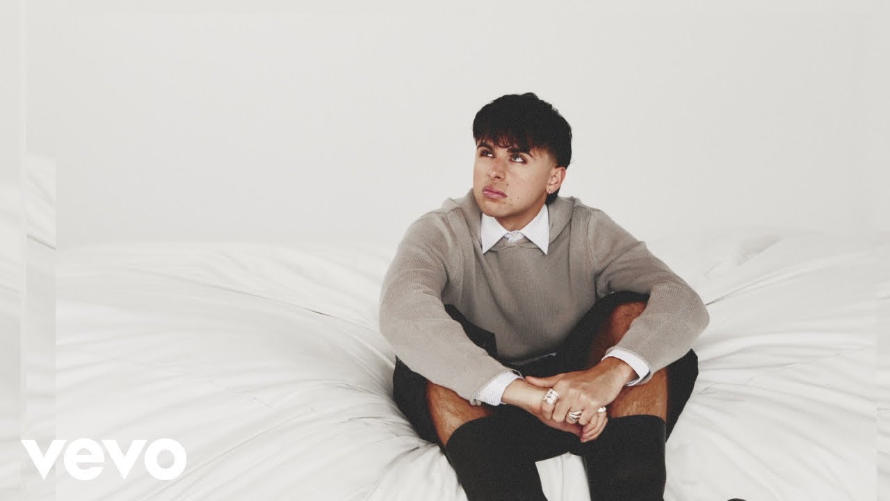 daniel sabater - MAZO MALO (Lyric Video) - YouTube