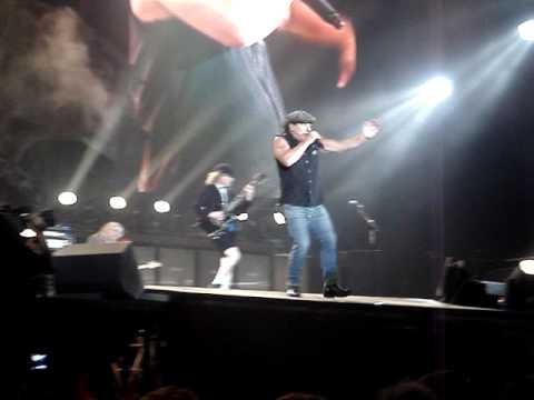 AC/DC Back In Black Live - Kyle Hosick - Montreal 2009 - Olympic ...
