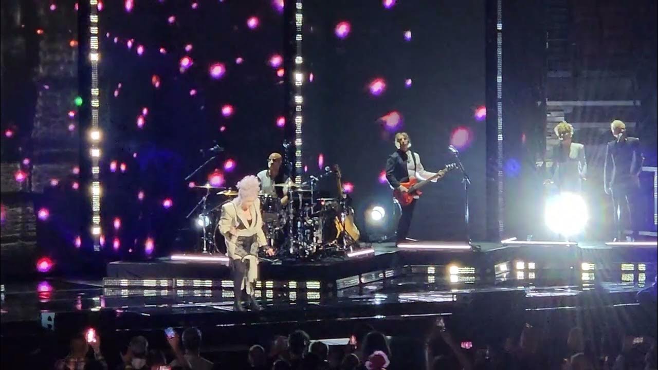 Cyndi Lauper Farewell Tour -- Time After Time LIVE - YouTube