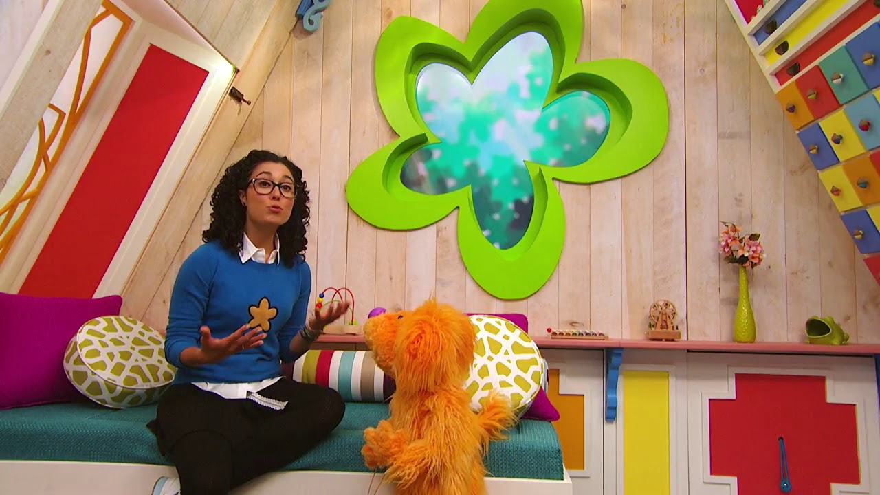 Sprout House: Chica Goes to School, Dance Time | Sprout - YouTube