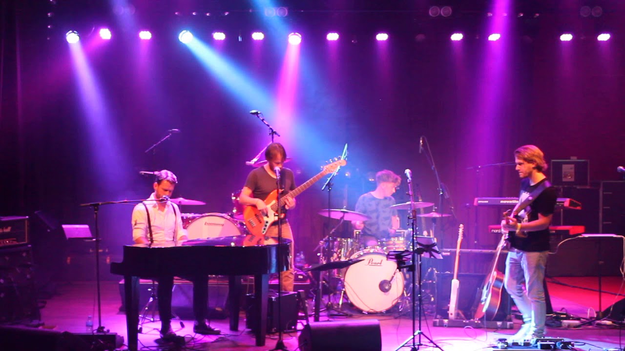 Bas Bons - Te Mooi Om Waar Te Zijn (Live @ De Vorstin, Hilversum) - YouTube