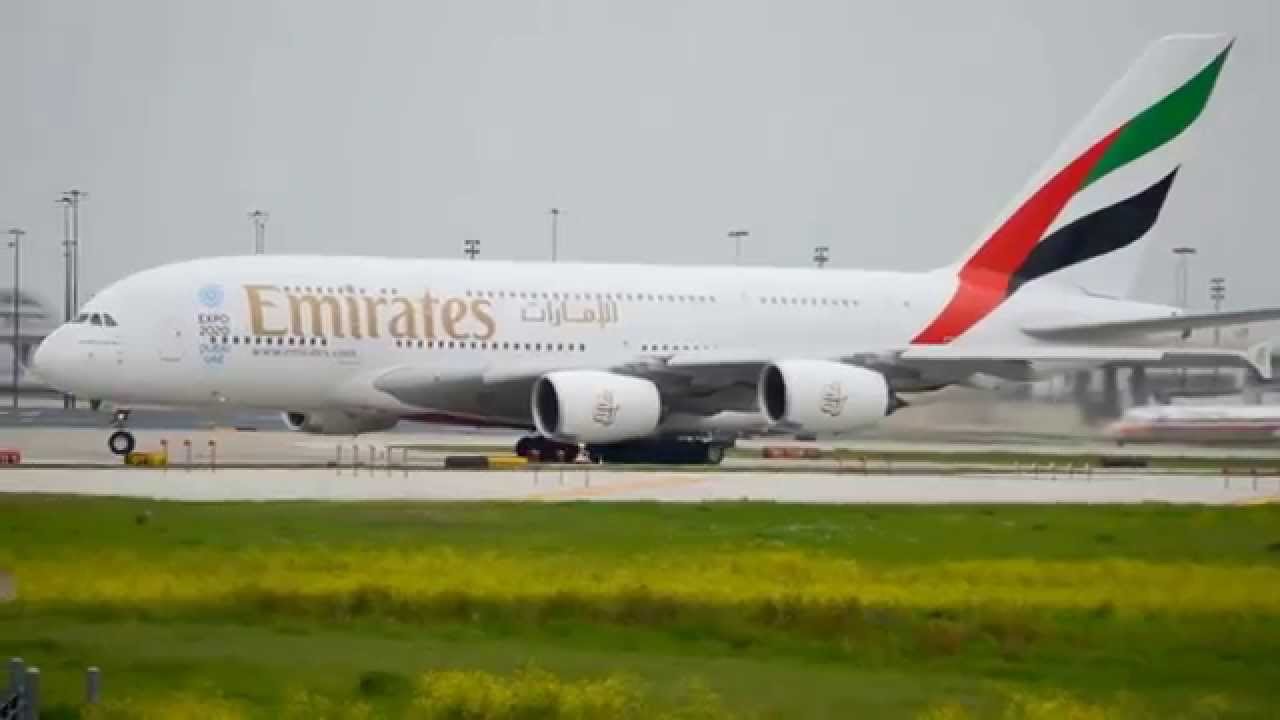 Emirates Airline A380-861 (EK222) taking off at DFW International ...