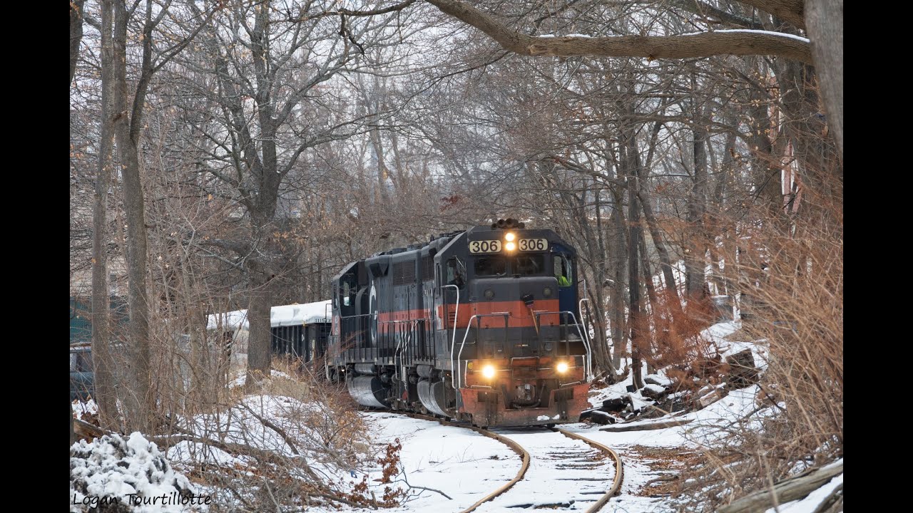 Guilford Standard Cab GP40 Pair to Orrington! -12/22/22 - YouTube