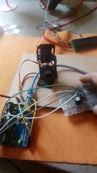 Arduino with Gyro to Control Servo Motors - YouTube