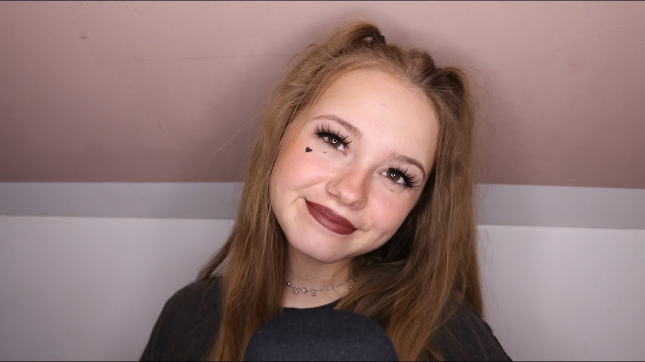 [ASMR] E-Girl keeps you calm with mouth sounds and face touching - YouTube