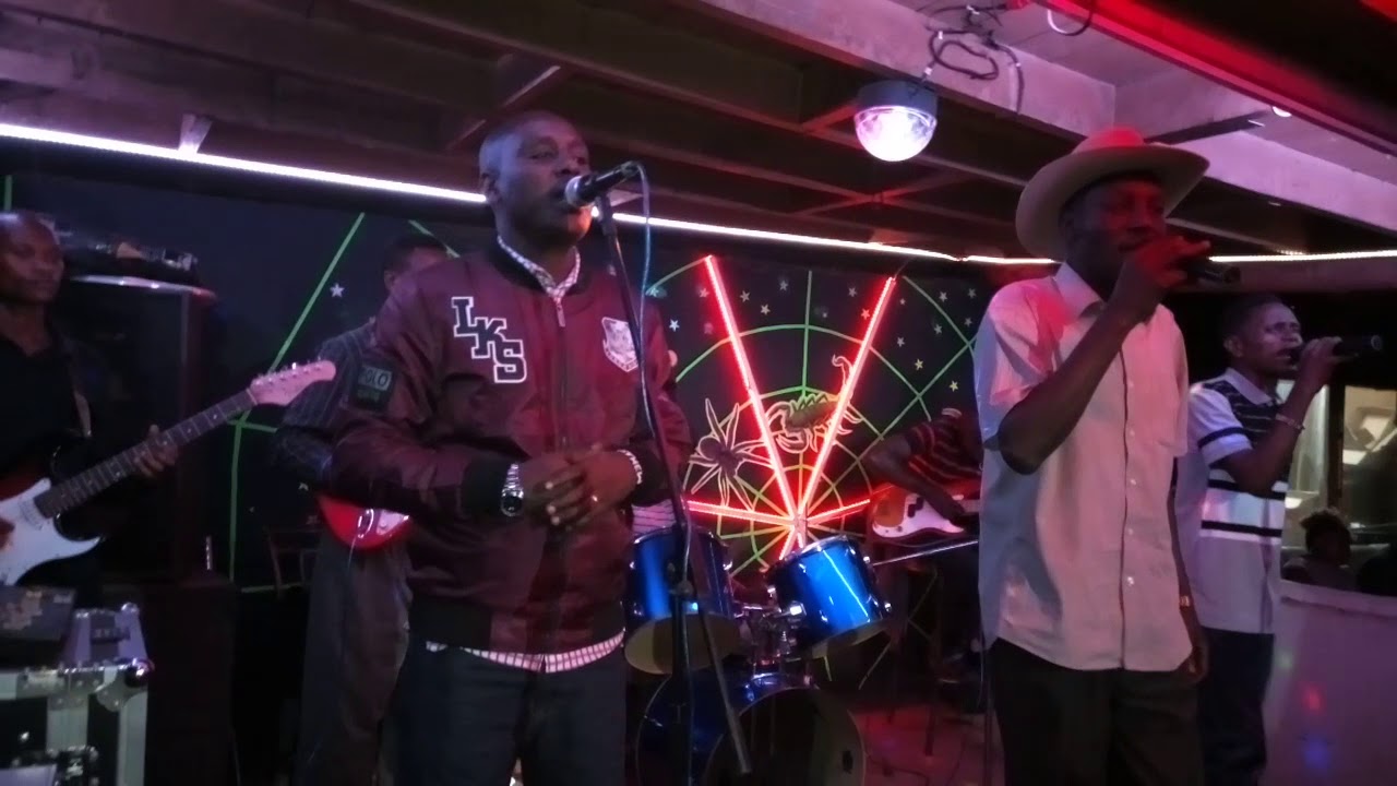 John Demathew Live on Stage at Club Comfy thika rd - YouTube