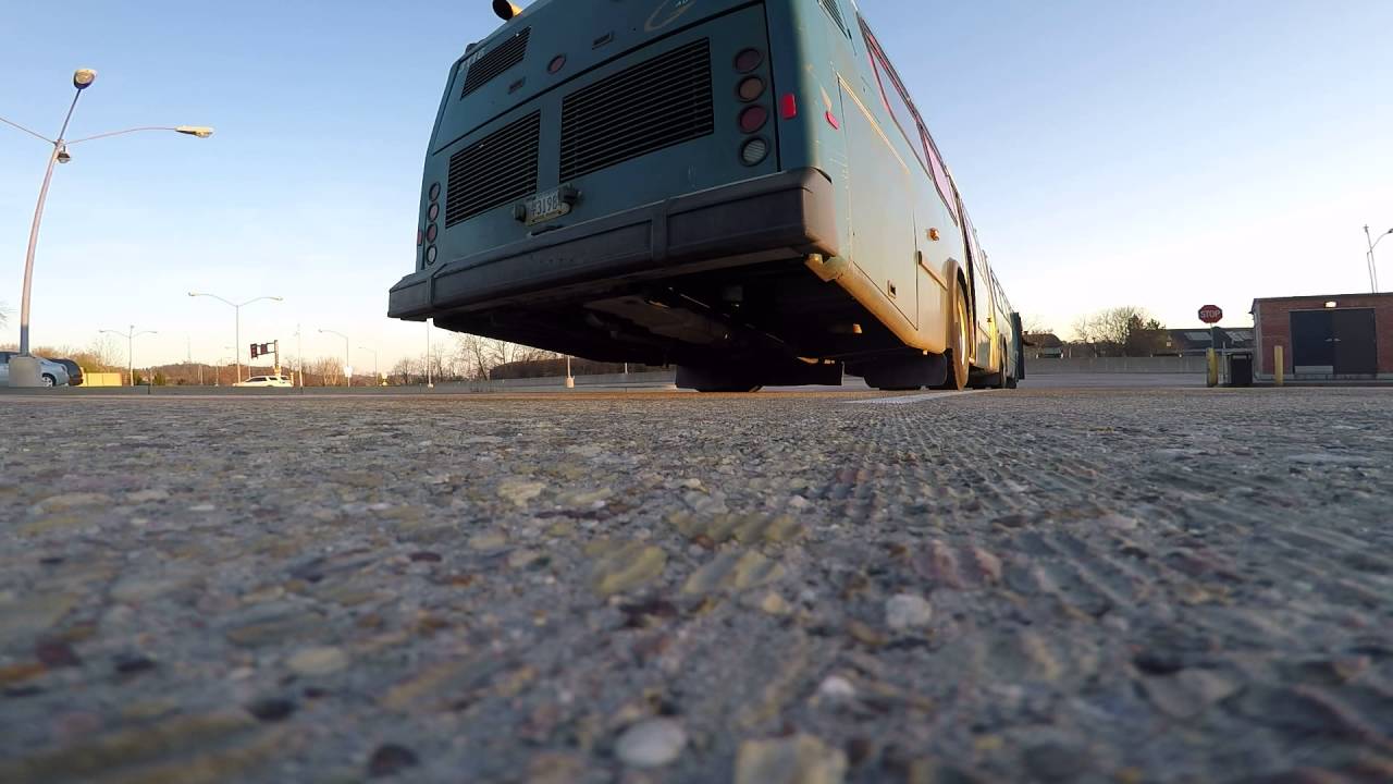 2006 neoplan AN460 from the outside start up - YouTube