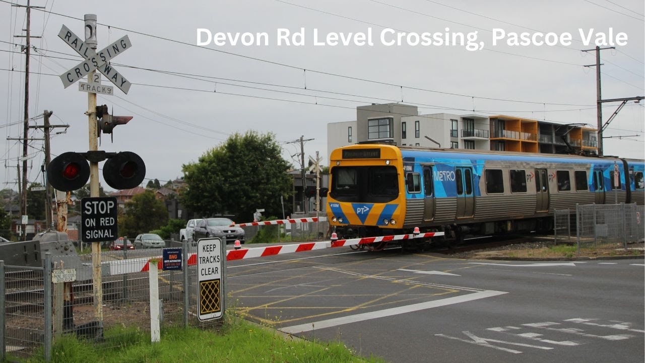 Devon Rd Level Crossing, Pascoe Vale - Melbourne Metro & V/Line Railway ...