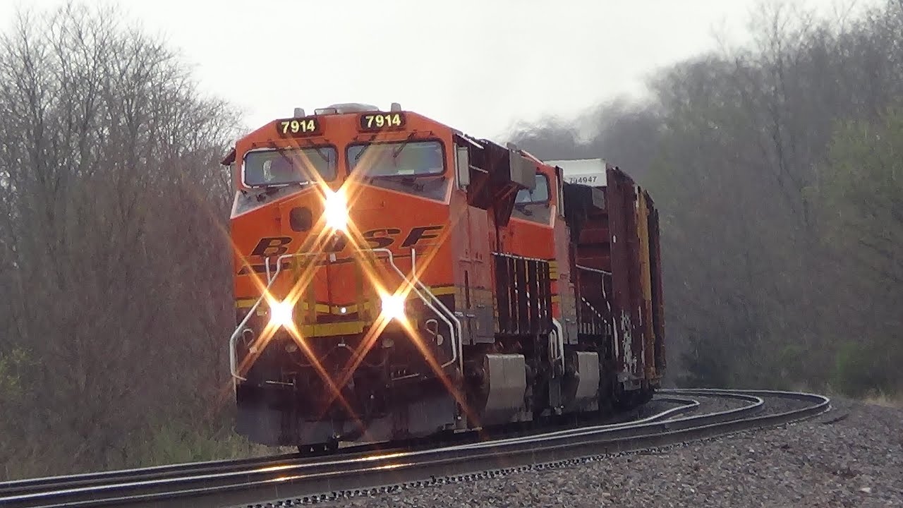 BNSF Mixed Freight Train in Rain - YouTube