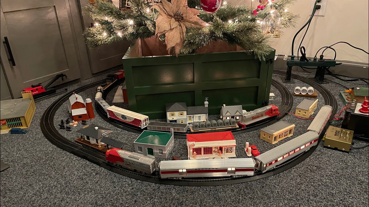 HO Scale Christmas Tree Display - YouTube