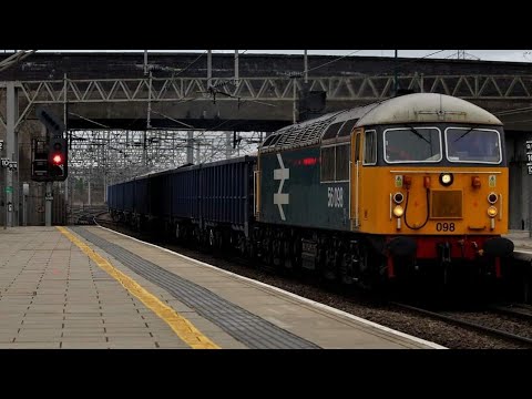 Stafford Railway Station 56098 Large Logo passes P5 on early 6M89 on ...