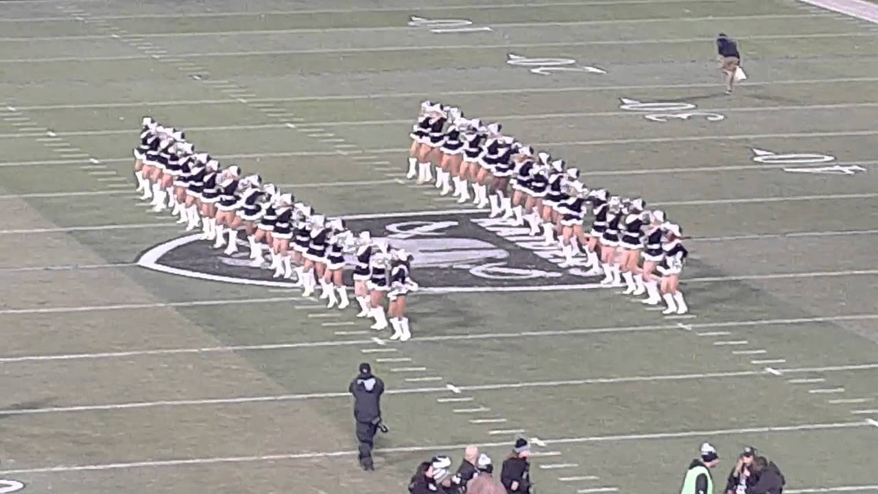 Raiderettes. Merry Christmas - YouTube