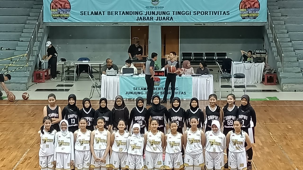 SMPN 5 Bandung VS SMPN 1 Cicalengka (Q1) - YouTube