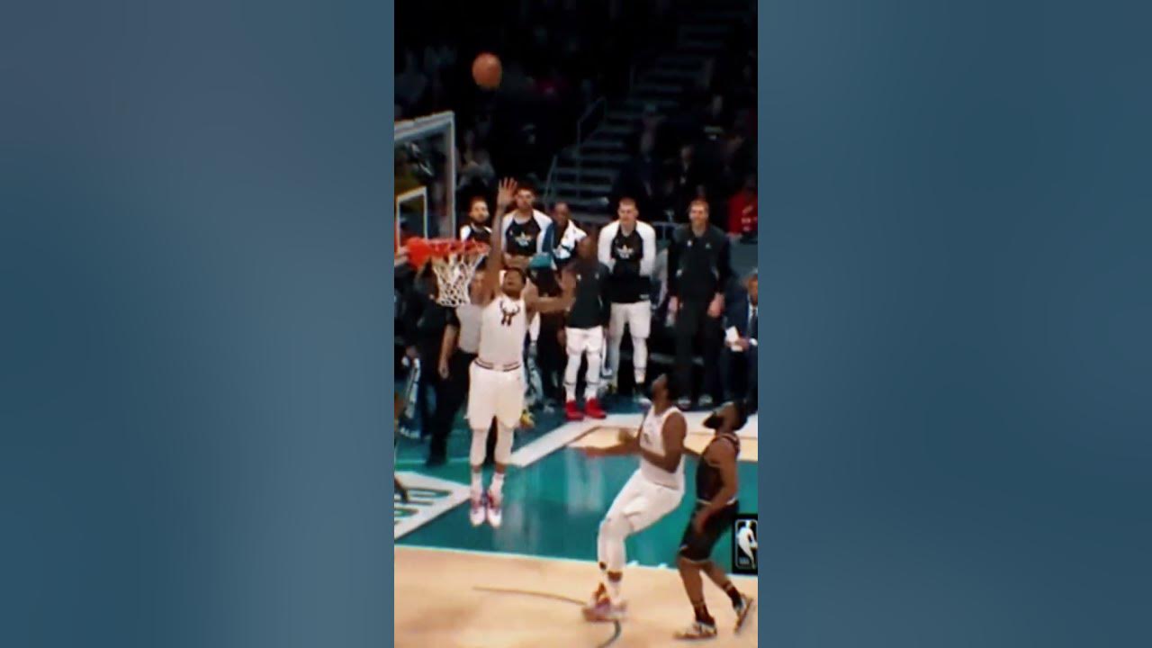 Steph's INSANE Bounce Pass to Giannis - YouTube