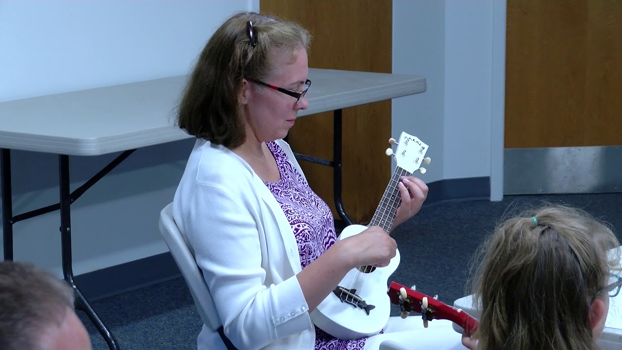Ukulele Workshop with Julie Stepanek @ Norton Public Library 08/02/2018 ...