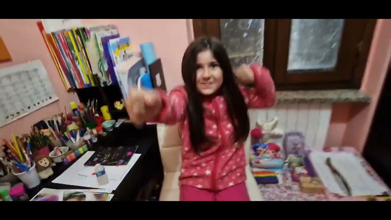 EVELYN E DIVENTATA UN ROBOT 🤖 - YouTube