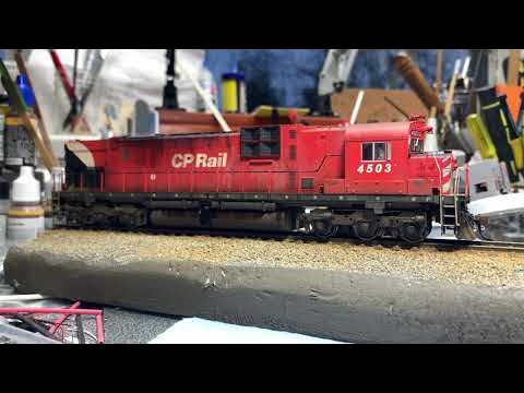 HO Bowser CP Rail C630 Lok ESU - YouTube