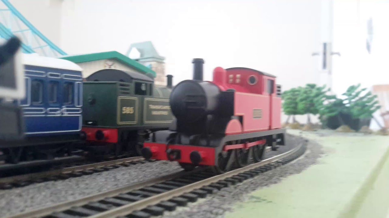 The Bachmann Junior Show: EP1 2005 gets scared - YouTube