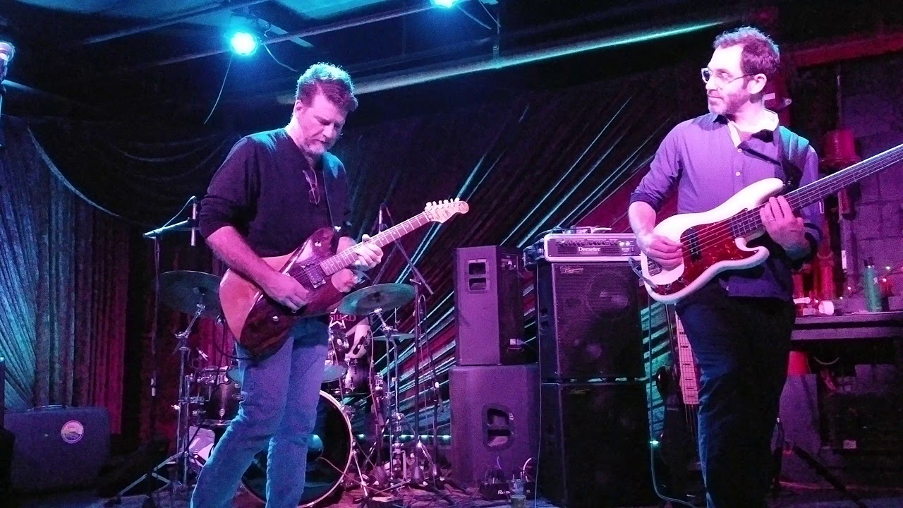 Czar Guitar Jazzmaster - played by Eric Congdon - YouTube