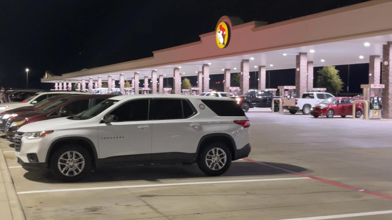 The largest gas station in the world -- Buc-ee's, located in Texas, USA ...