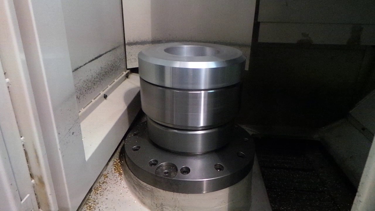 2009 Okuma Howa V40R Spindle Operation - YouTube