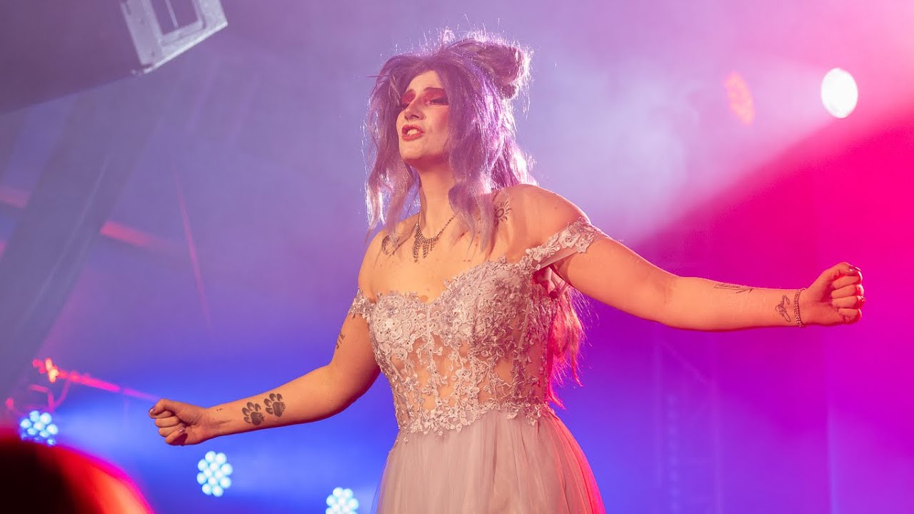 Miss Arella Stix - Quarter Final 1 - YouTube