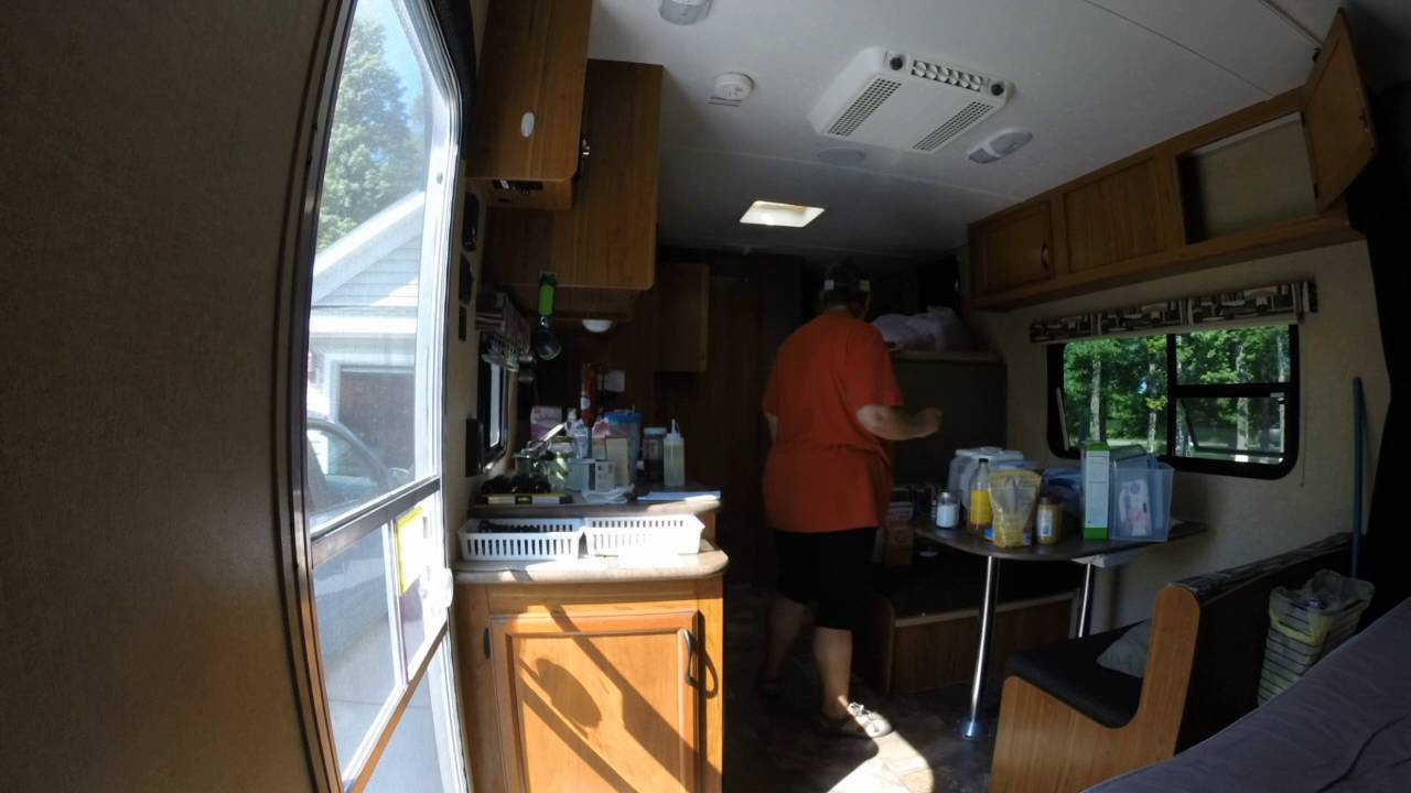 packing up the camper - YouTube