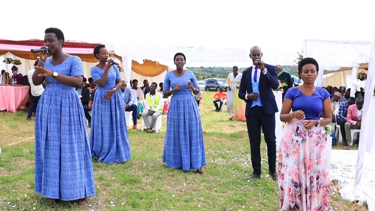 Vision Choir Kitala. Bahima Banyankore Special Song at a wedding - YouTube