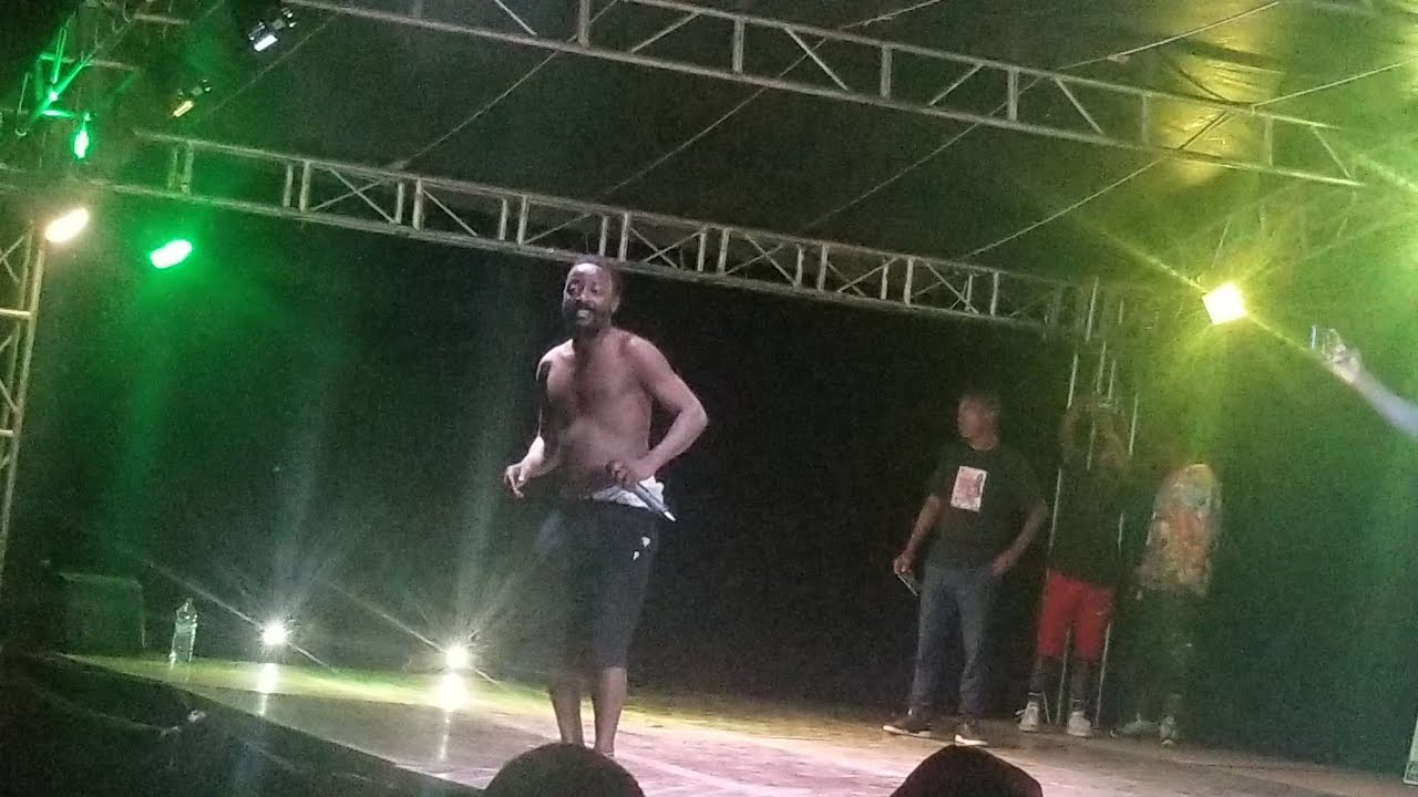 BADMAN CRUSHER'S PHONE PHOTAGE WHILE PERFOMING LIVE AT JOVI KEYLA'S ...