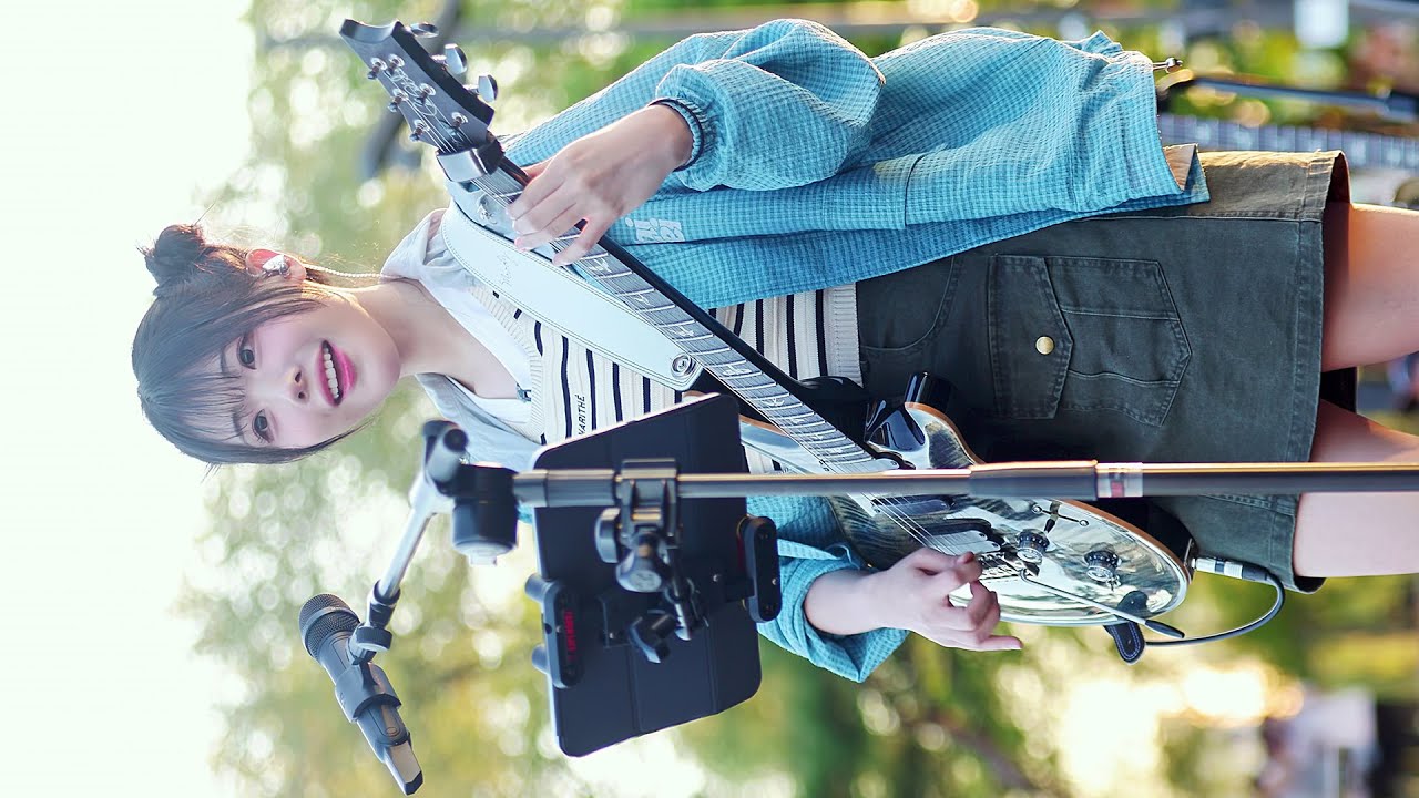 [8K]QWER '어디로든 버스킹' 히나 직캠 불꽃놀이 HINA FANCAM 노들섬 250423 - YouTube