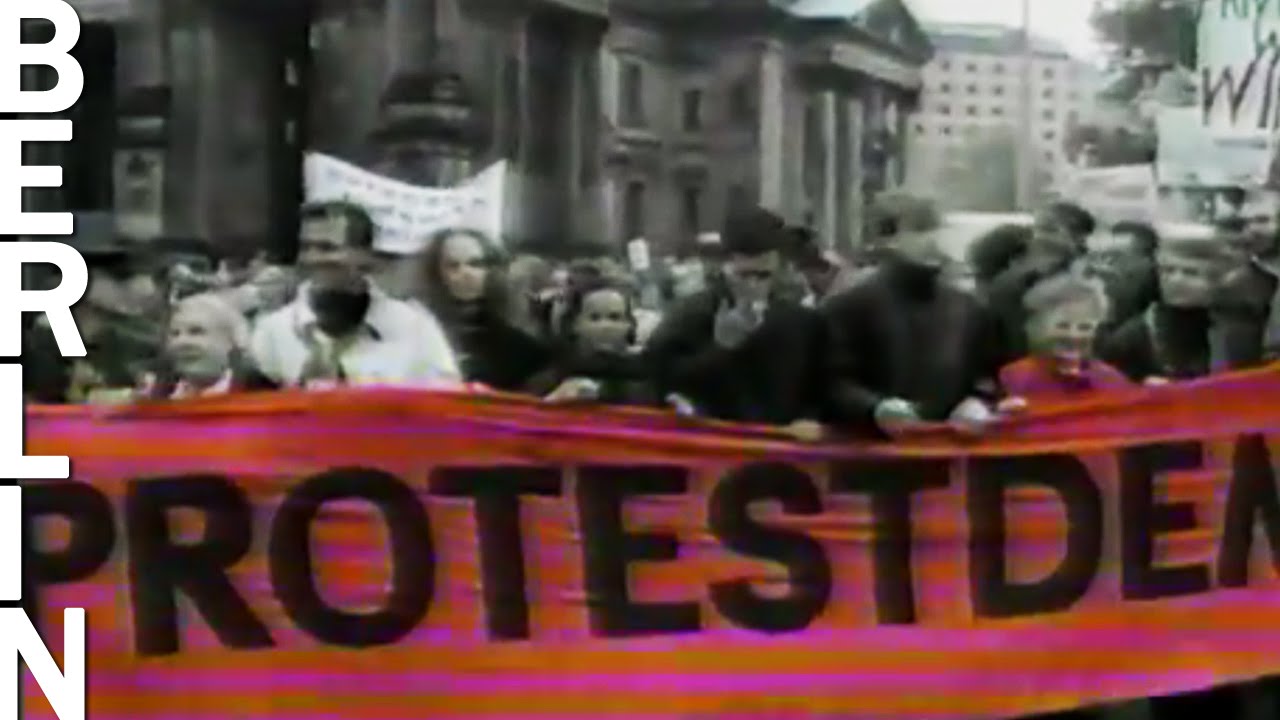 4. November 1989: Alexanderplatz - Demonstration, kurz vor dem ...