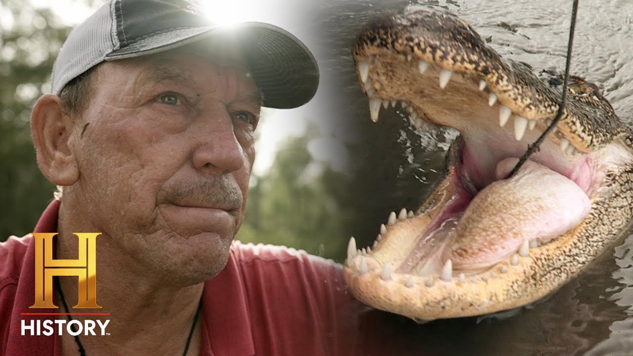 Swamp People: Troy's Gator Hunt Struggle (Season 13) | History - YouTube