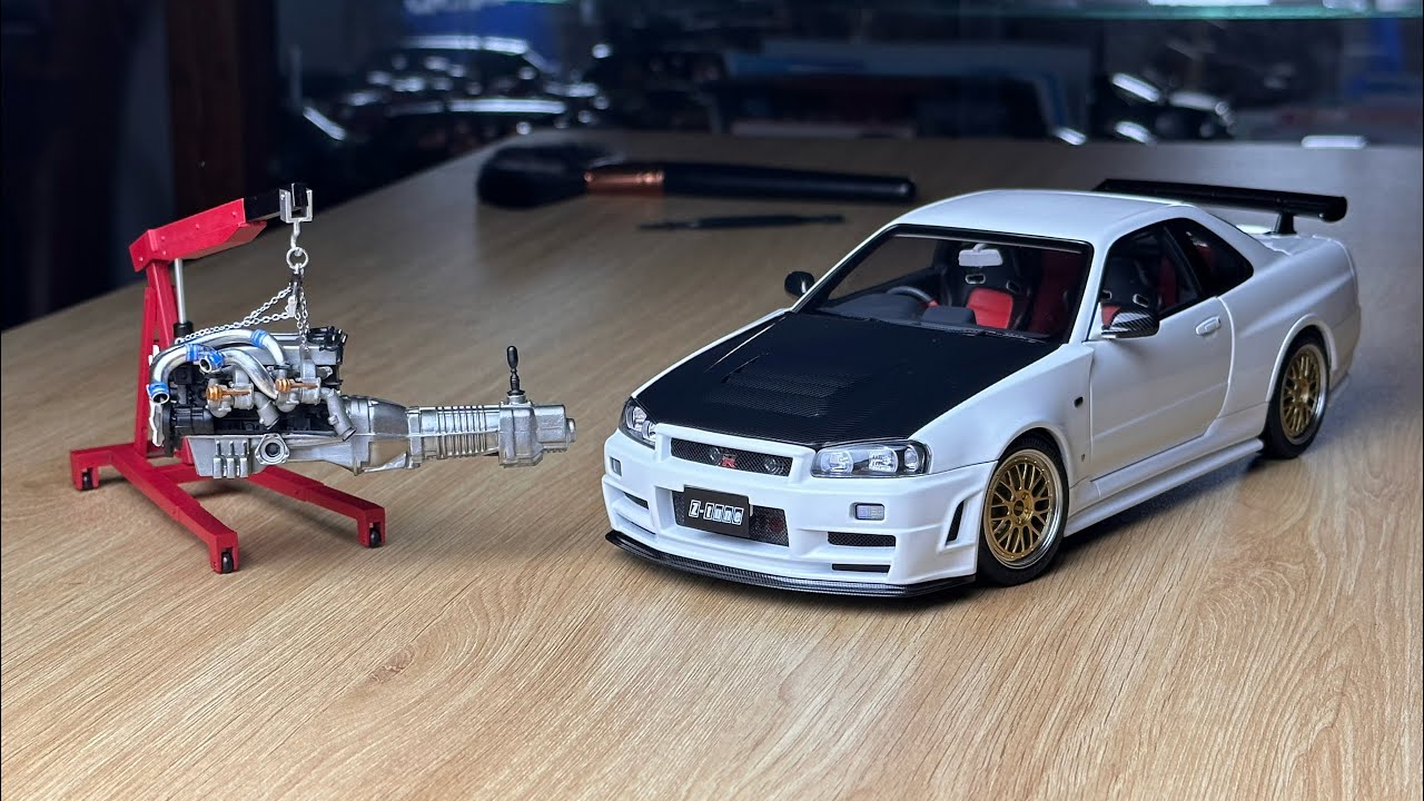 Motorhelix 1/18 Nissan GT-R R34 White with carbon fibre hood and BBS ...