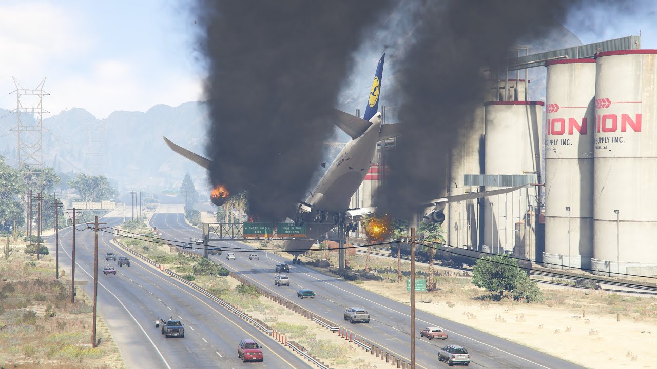 Giant Boeing 747 Emergency Landing On Highway After Engine Exploded ...