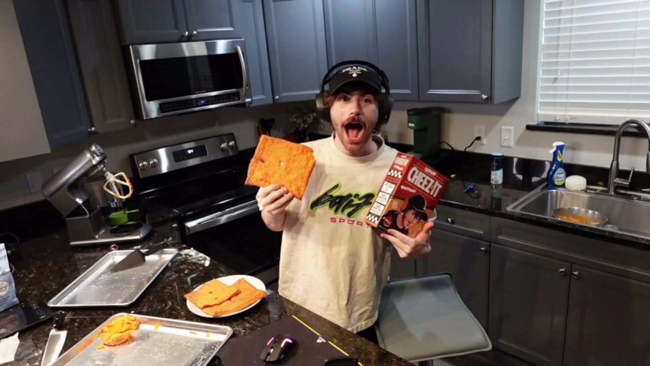 I AM MAKING A HUGE CHEEZ-IT #ad #CheezIt Sapnap Alt VOD (05/11/24 ...