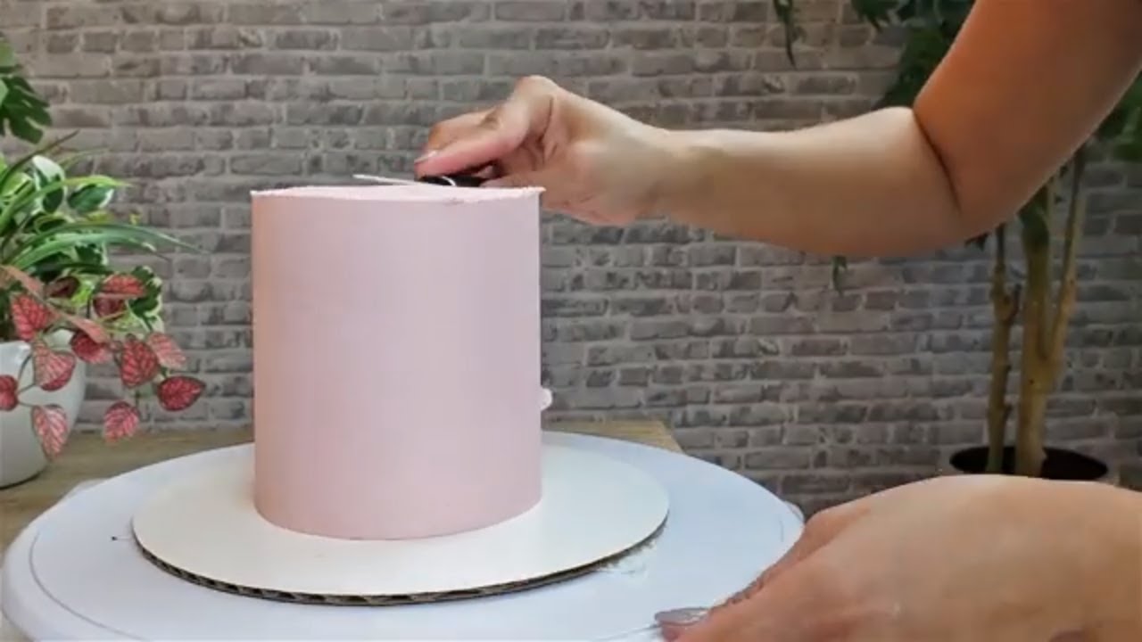 How to achieve SHARP EDGES on Buttercream Cake | Maple Road Cakes - YouTube