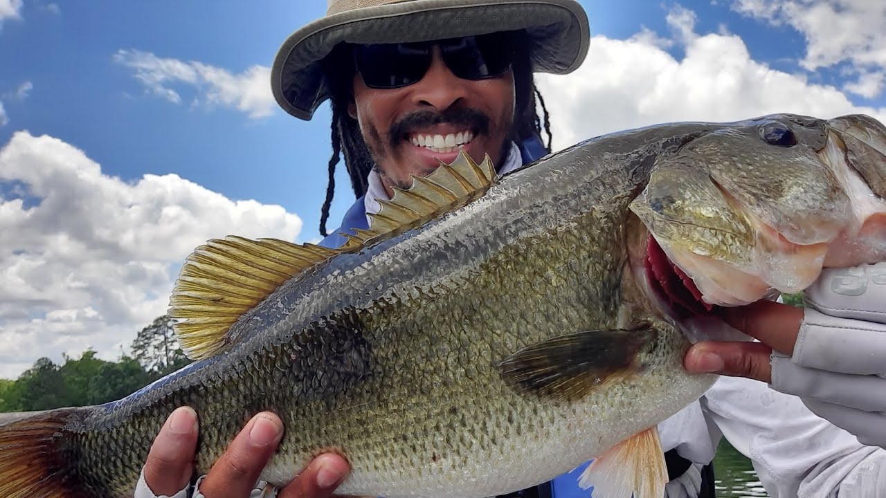 Summertime Bass Fishing: 5 Bass Limit at Lake Johnson in Raleigh NC ...