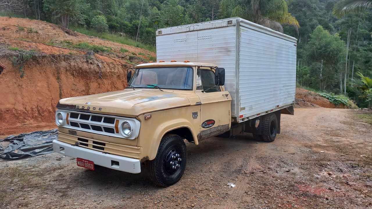 Dodge D400 motor Perkins 4236 (Q20B) 1977. - YouTube