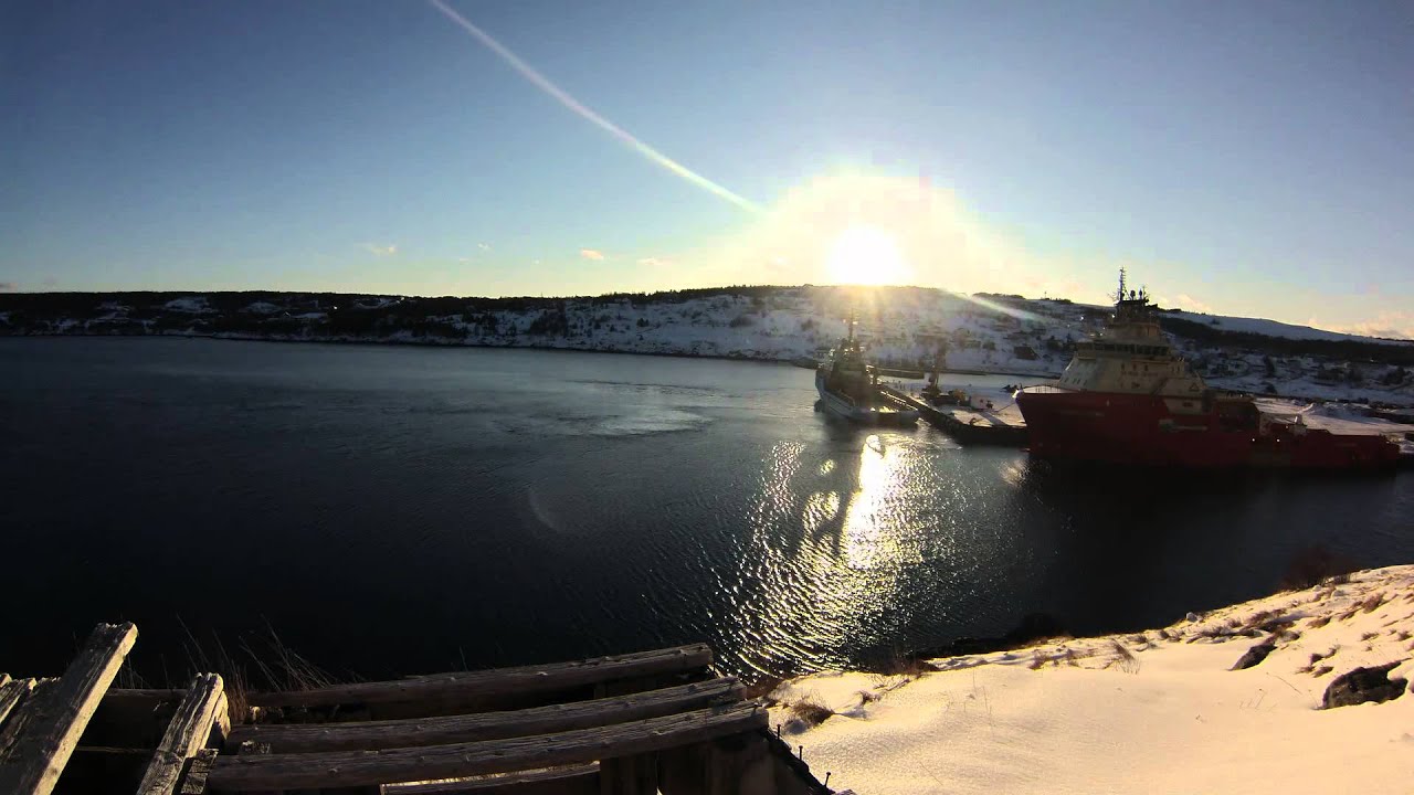 Maersk Gabarus Docking - YouTube