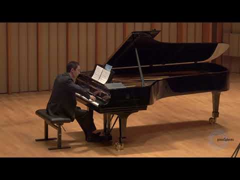 Nic Gerpe plays Vera Ivanova's Black Echo