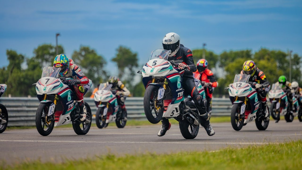 This Is how Apache RR310 Beats Yamaha R3 And Ktm RC390 | Amazing ...