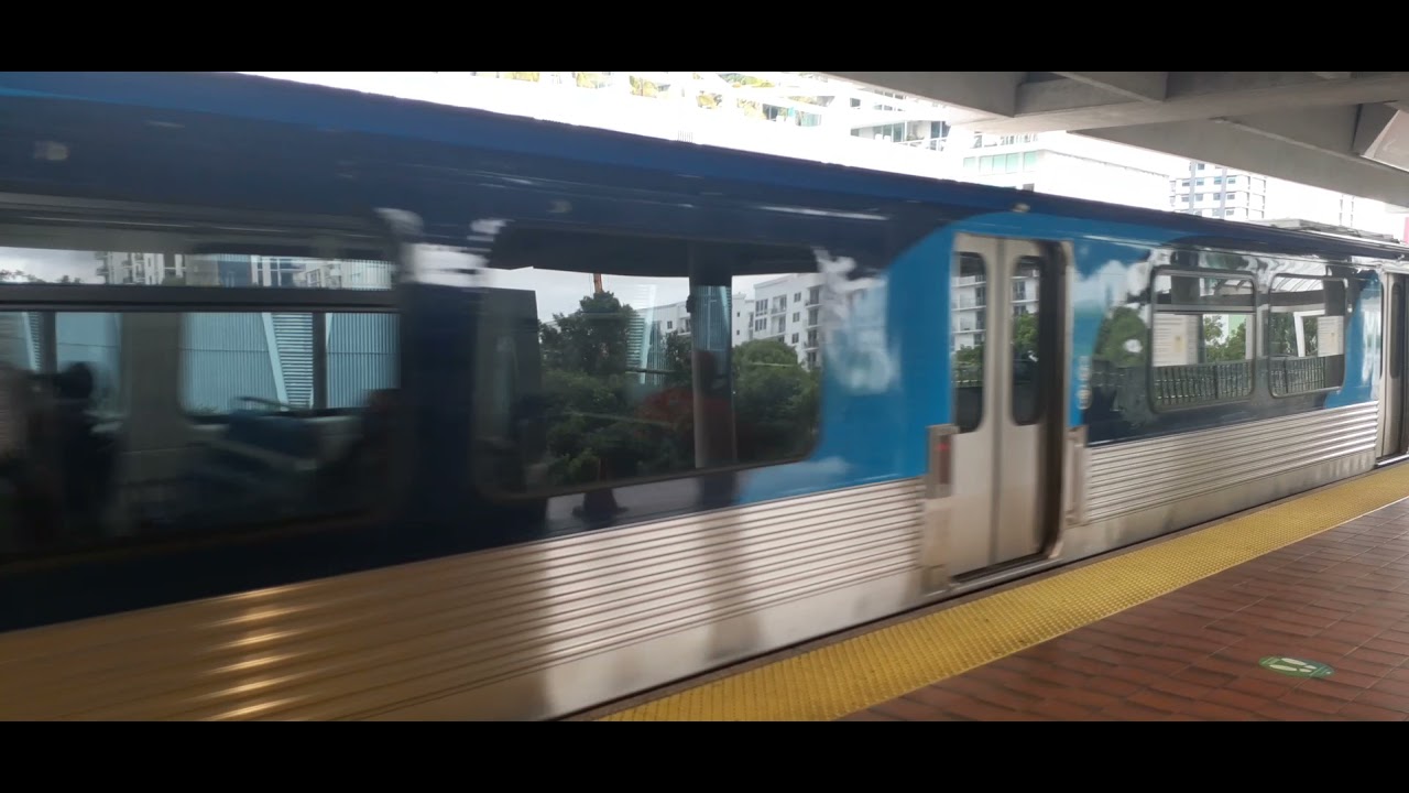 Miami Metrorail Northbound Orange Line Arrives at Brickell Station # ...