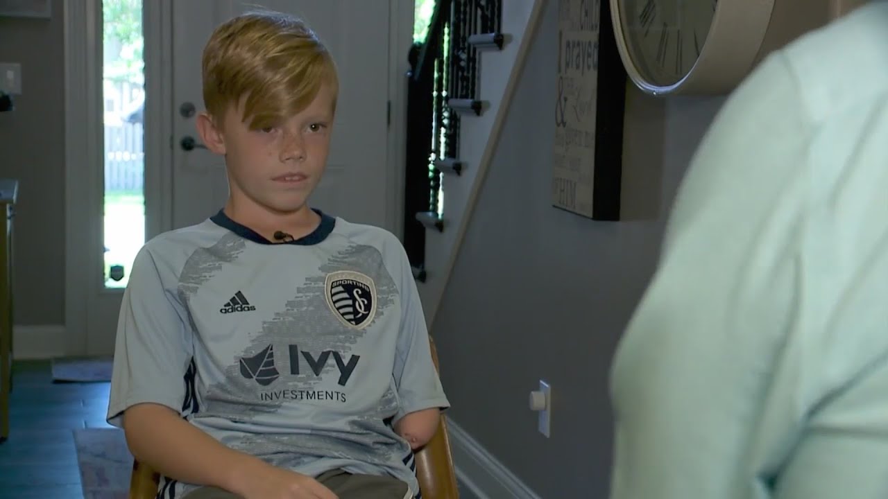 Fan meets Courage player with same limb difference after KC Current match - YouTube