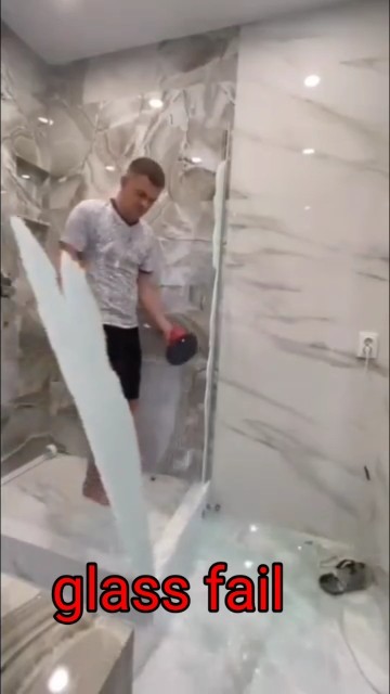 Glass fail 😳 - YouTube