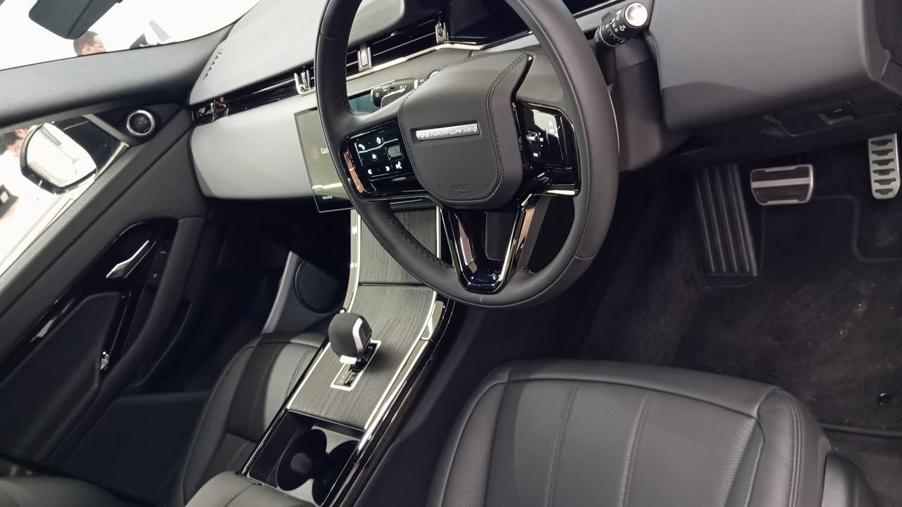 JLR showroom visited by our Co founders - YouTube