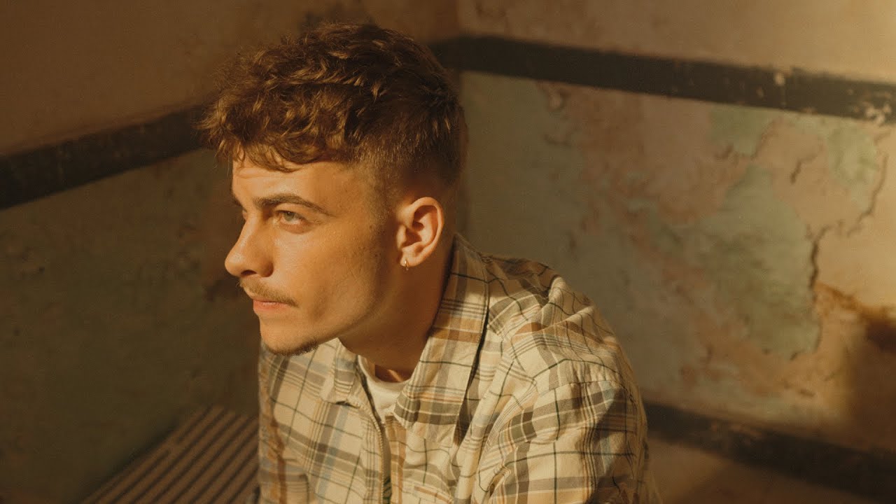 Bekar - Fenêtre sur mer (clip officiel) Part. I - YouTube