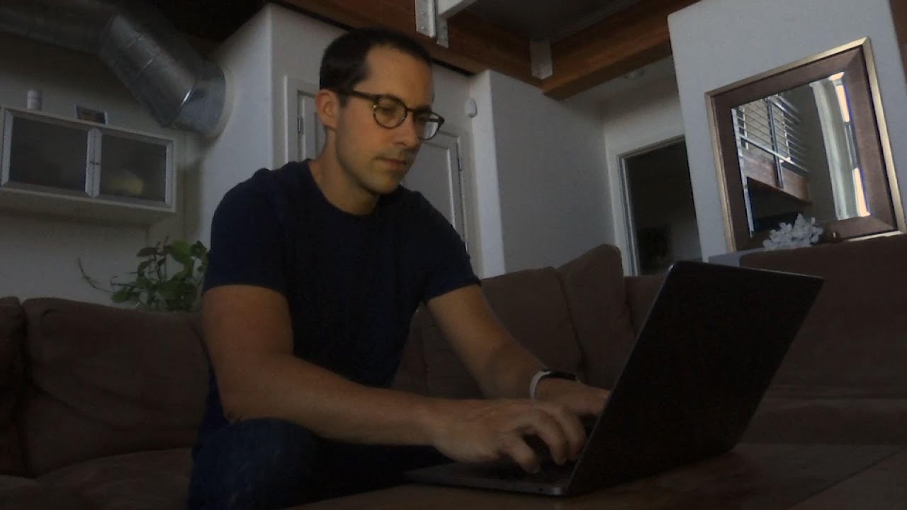 Unemployed tech worker turns to baking for dough - YouTube