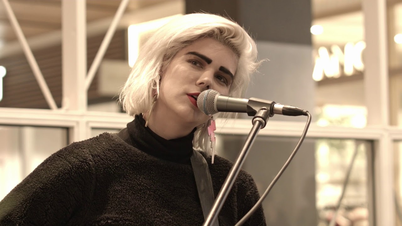 Bec Sandridge - Central Sessions - YouTube