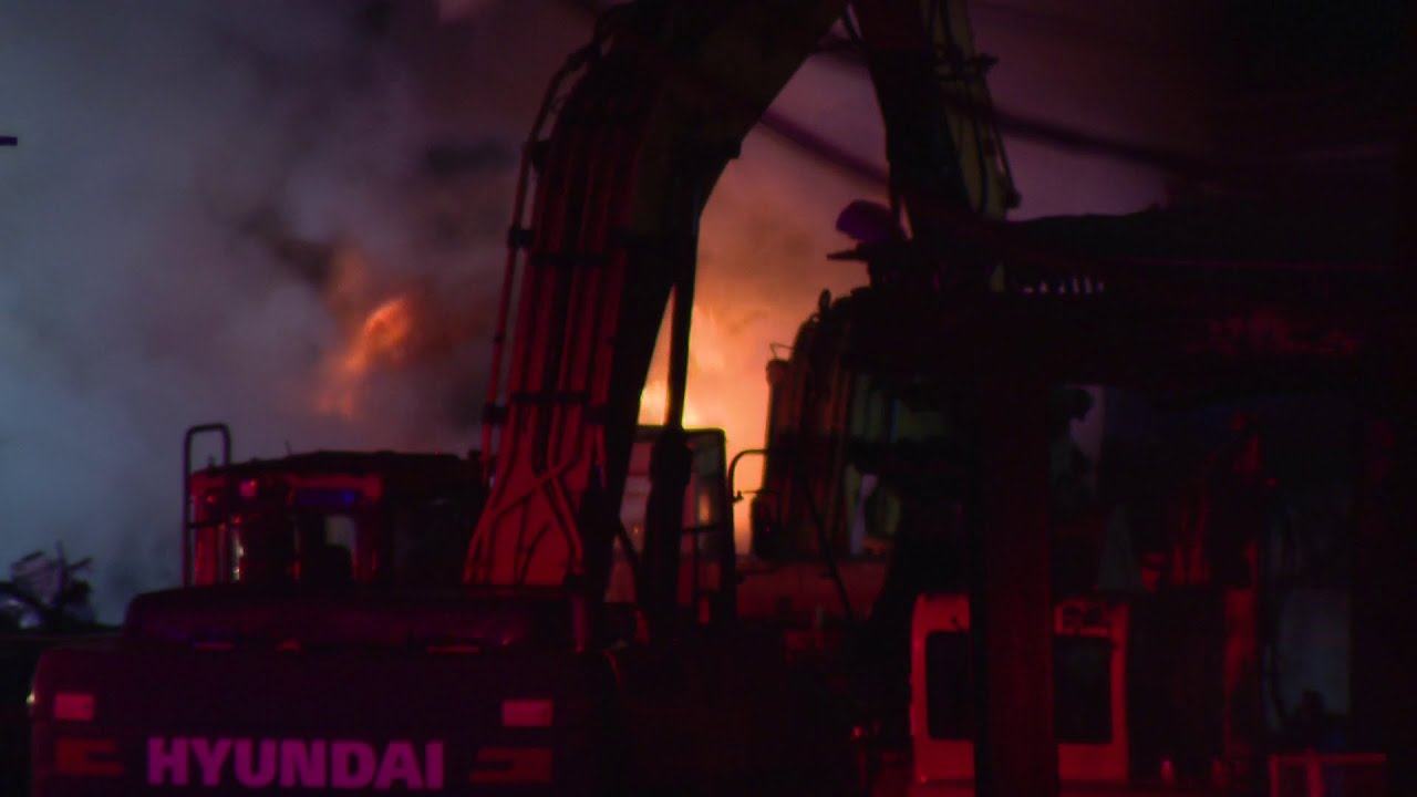 Massachusetts junk yard fire takes hours to control - YouTube